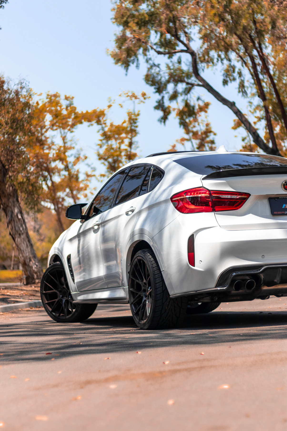 A 2018 BMW X6M on 22 Inch Blaque Diamond BD-F18 Gloss Black Wheels ...