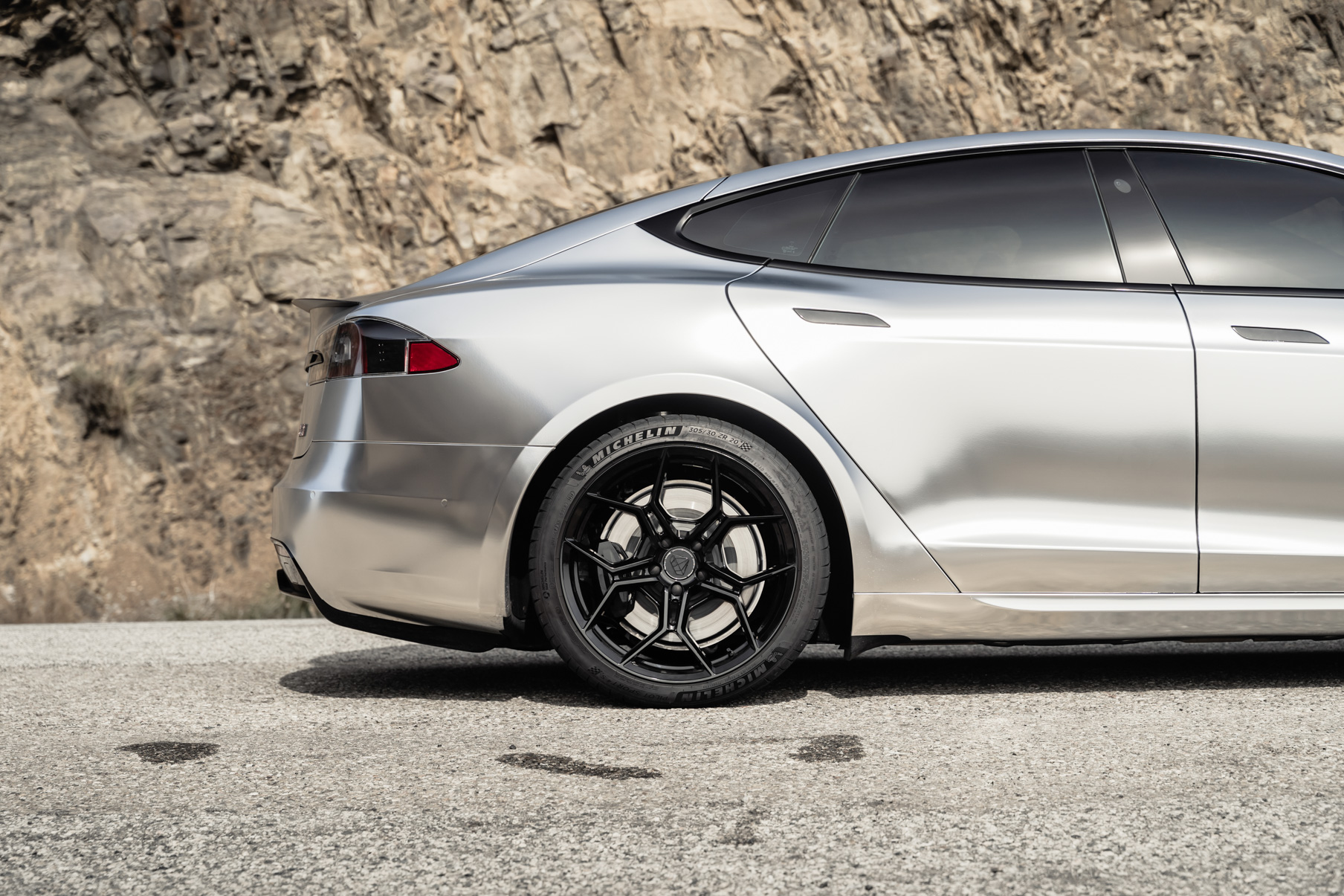 A 2021 Tesla Model S Plaid on Blaque Diamond BD-F25 20 Inch Gloss Black ...